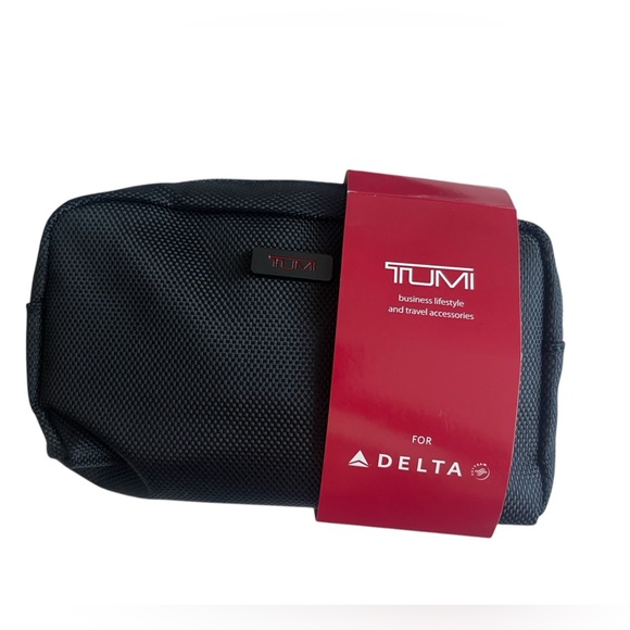 Tumi | Bags | Tumi For Delta Air Lines Black Fabric Toiletry Makeup Amenity Travel Kit Bag ...